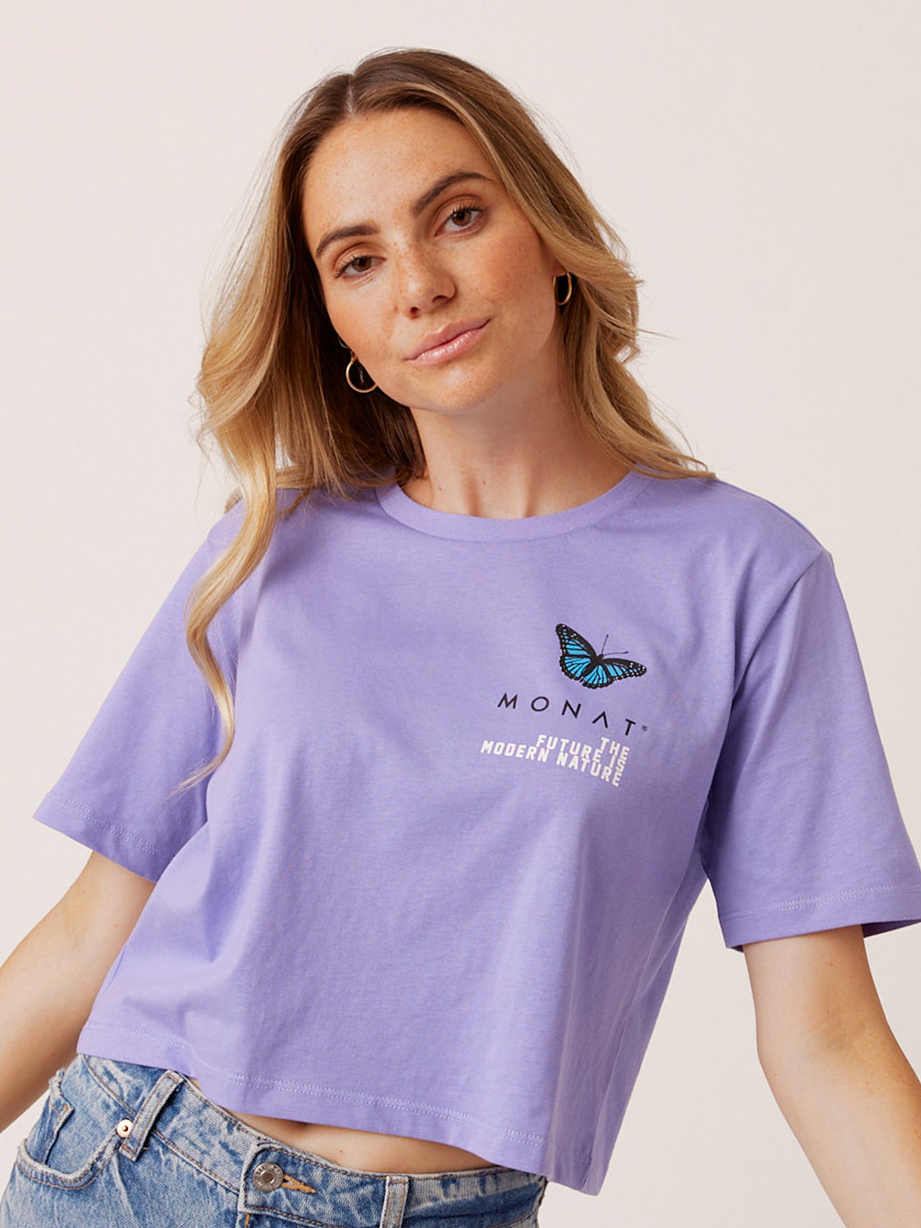 MONAT SKYS THE LIMIT CROP TEE - MONAT Gear